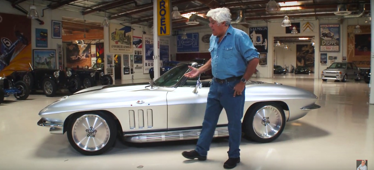 Autobrand in Garage: TV Moderator und Car Guy Jay Leno mit schweren ...